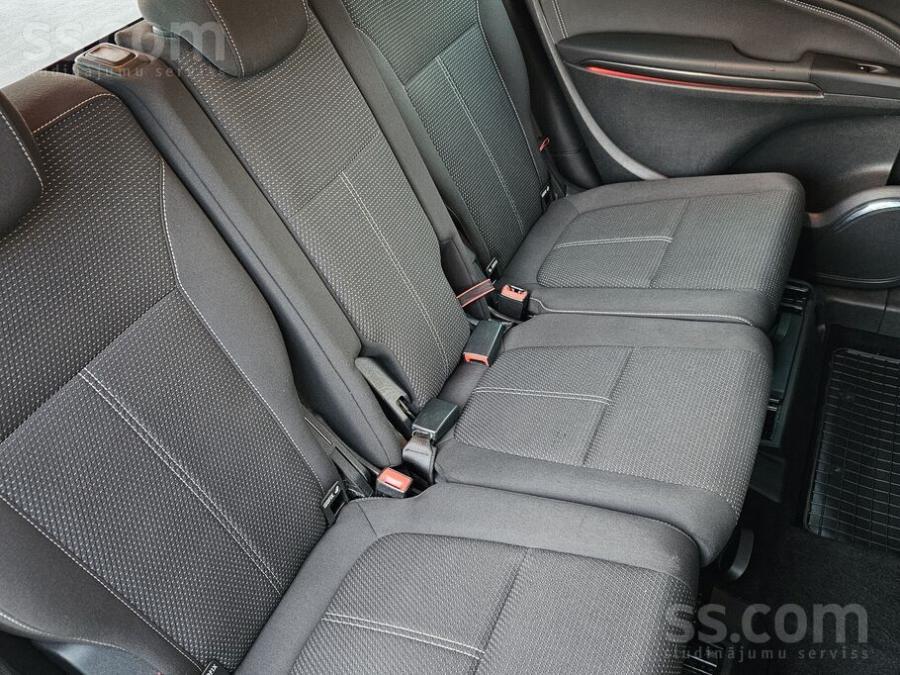 Grey Opel Zafira 2012 in Jekabpils, with an engine capacity of 2.00 L and mileage of 263 thousand km for 6290 €, photo 16 on AUTOMOTO.COM.LV