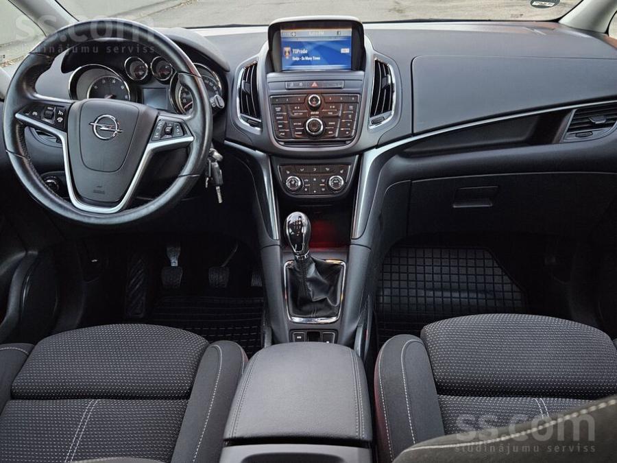 Grey Opel Zafira 2012 in Jekabpils, with an engine capacity of 2.00 L and mileage of 263 thousand km for 6290 €, photo 17 on AUTOMOTO.COM.LV