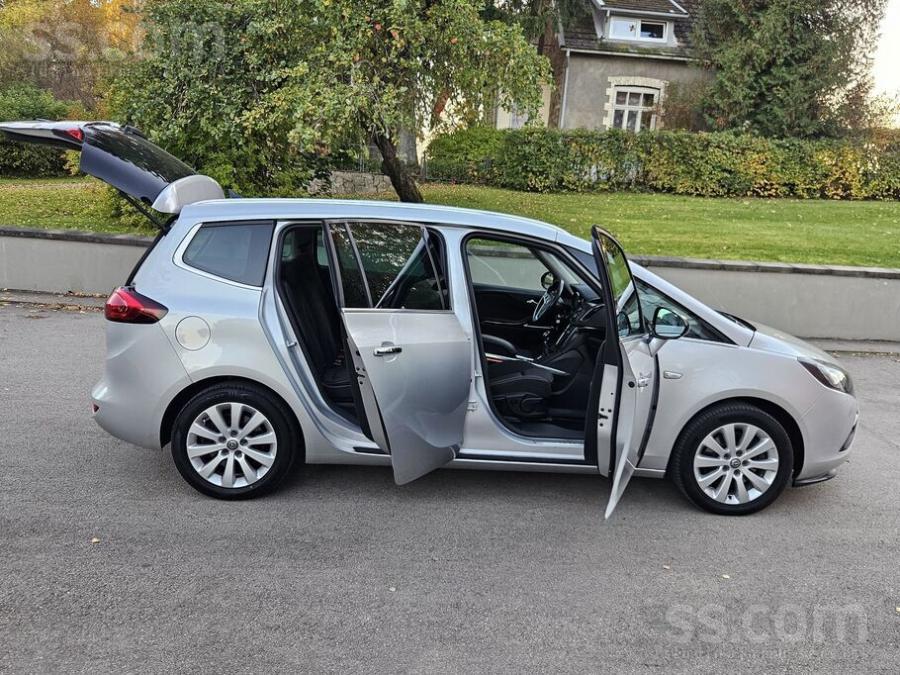 Grey Opel Zafira 2012 in Jekabpils, with an engine capacity of 2.00 L and mileage of 263 thousand km for 6290 €, photo 19 on AUTOMOTO.COM.LV