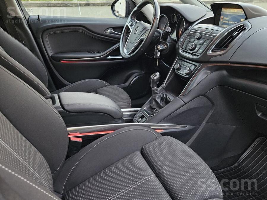 Grey Opel Zafira 2012 in Jekabpils, with an engine capacity of 2.00 L and mileage of 263 thousand km for 6290 €, photo 20 on AUTOMOTO.COM.LV