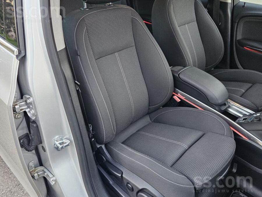 Grey Opel Zafira 2012 in Jekabpils, with an engine capacity of 2.00 L and mileage of 263 thousand km for 6290 €, photo 21 on AUTOMOTO.COM.LV