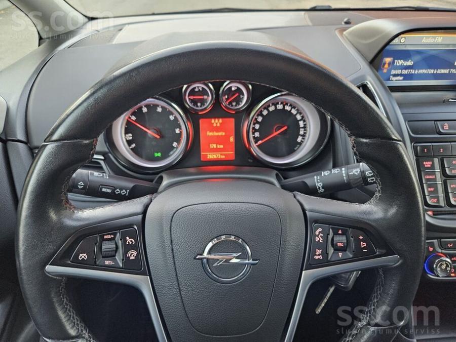 Grey Opel Zafira 2012 in Jekabpils, with an engine capacity of 2.00 L and mileage of 263 thousand km for 6290 €, photo 30 on AUTOMOTO.COM.LV