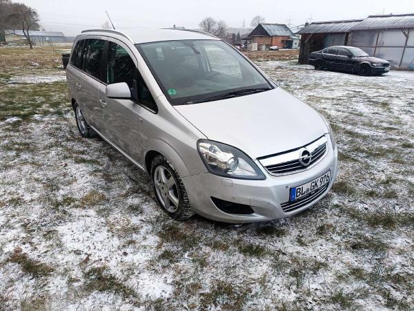 Pelēks Opel Zafira 2013 Kauņa, ar dzinēja tilpumu 1.70 L un nobraukumu 218 tūkst. km par 3850 €, foto 2 vietnē AUTOMOTO.COM.LV