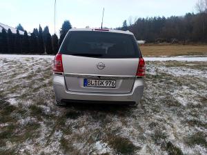 Grey Opel Zafira 2013 in Kaunas, with an engine capacity of 1.70 L and mileage of 218 thousand km for 3850 €, photo 6 on AUTOMOTO.COM.LV