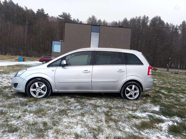Pelēks Opel Zafira 2013 Kauņa, ar dzinēja tilpumu 1.70 L un nobraukumu 218 tūkst. km par 3850 €, foto 8 vietnē AUTOMOTO.COM.LV