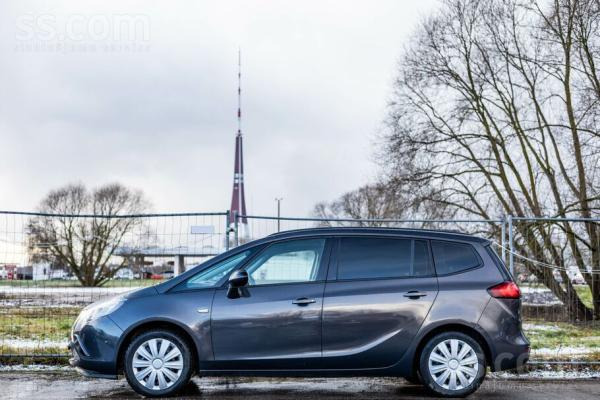 Pelēks Opel Zafira 2013 Rīga, ar dzinēja tilpumu 1.60 L un nobraukumu 303 tūkst. km par 6590 €, foto 4 vietnē AUTOMOTO.COM.LV