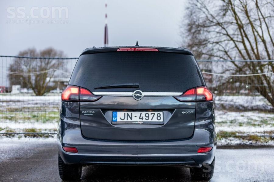 Grey Opel Zafira 2013 in Riga, with an engine capacity of 1.60 L and mileage of 303 thousand km for 6590 €, photo 8 on AUTOMOTO.COM.LV