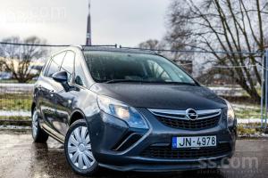 Grey Opel Zafira 2013 in Riga, with an engine capacity of 1.60 L and mileage of 303 thousand km for 4990 €, photo 2 on AUTOMOTO.COM.LV