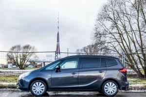 Grey Opel Zafira 2013 in Riga, with an engine capacity of 1.60 L and mileage of 303 thousand km for 4990 €, photo 4 on AUTOMOTO.COM.LV