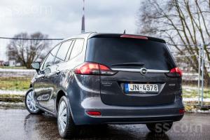 Grey Opel Zafira 2013 in Riga, with an engine capacity of 1.60 L and mileage of 303 thousand km for 4990 €, photo 6 on AUTOMOTO.COM.LV