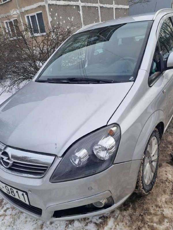 Pelēks Opel Zafira 2013 Rīga, ar dzinēja tilpumu 1.69 L un nobraukumu 308 tūkst. km par 2500 €, foto 1 vietnē AUTOMOTO.COM.LV