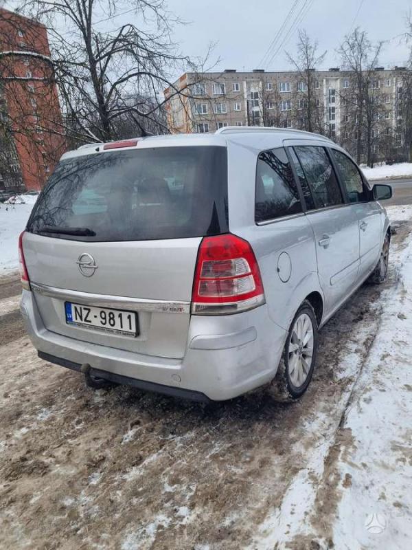 Pelēks Opel Zafira 2013 Rīga, ar dzinēja tilpumu 1.69 L un nobraukumu 308 tūkst. km par 2500 €, foto 4 vietnē AUTOMOTO.COM.LV