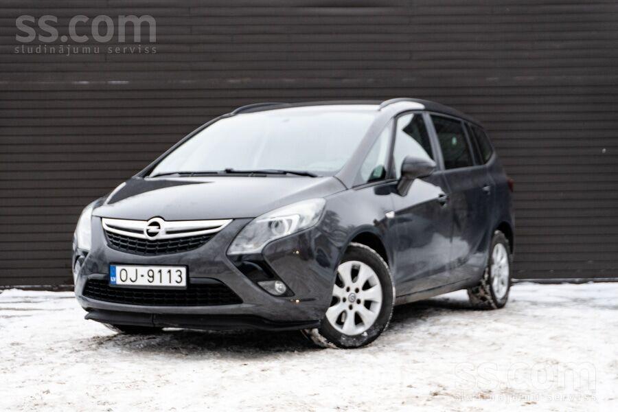 Grey Opel Zafira 2013 in Riga, with an engine capacity of 2.00 L and mileage of 228 thousand km for 5990 €, photo 1 on AUTOMOTO.COM.LV