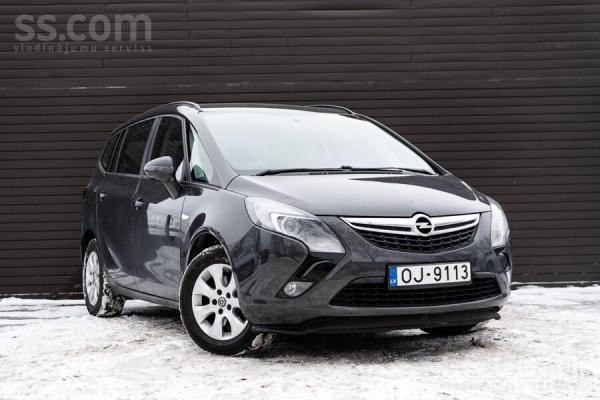 Grey Opel Zafira 2013 in Riga, with an engine capacity of 2.00 L and mileage of 228 thousand km for 5990 €, photo 2 on AUTOMOTO.COM.LV
