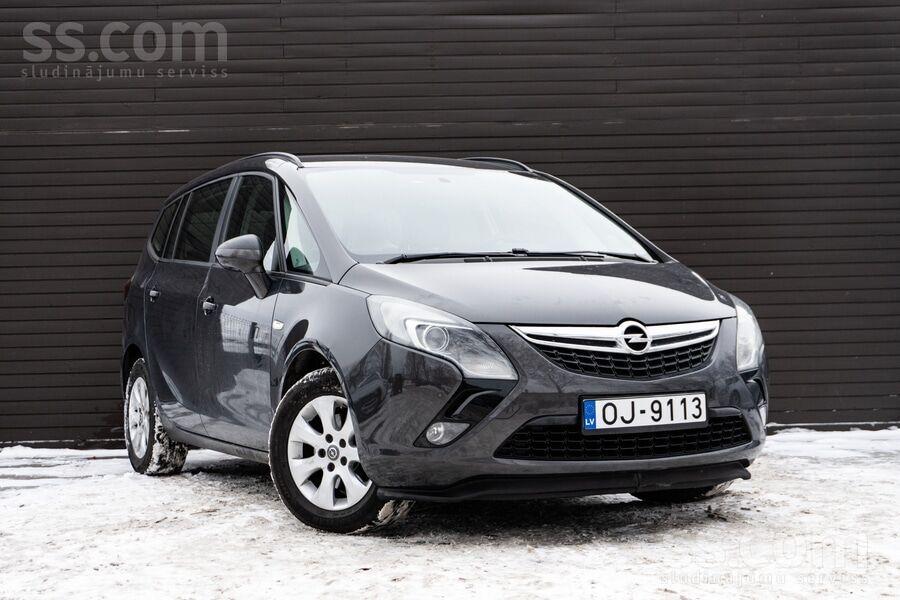Grey Opel Zafira 2013 in Riga, with an engine capacity of 2.00 L and mileage of 228 thousand km for 5990 €, photo 2 on AUTOMOTO.COM.LV