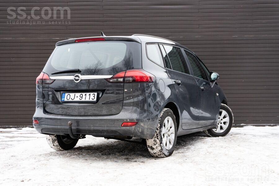 Grey Opel Zafira 2013 in Riga, with an engine capacity of 2.00 L and mileage of 228 thousand km for 5990 €, photo 3 on AUTOMOTO.COM.LV