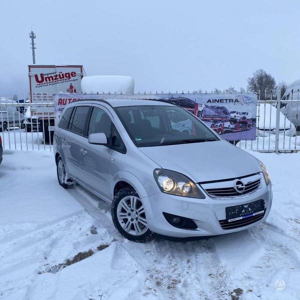 Pelēks Opel Zafira 2013 Marijampole, ar dzinēja tilpumu 1.80 L un nobraukumu 103 tūkst. km par 4650 €, foto 3 vietnē AUTOMOTO.COM.LV