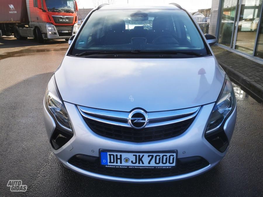 Grey Opel Zafira 2013 in Klaipeda, with an engine capacity of 2.00 L and mileage of 179 thousand km for 5990 €, photo 2 on AUTOMOTO.COM.LV