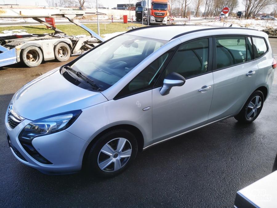 Grey Opel Zafira 2013 in Klaipeda, with an engine capacity of 2.00 L and mileage of 179 thousand km for 5990 €, photo 7 on AUTOMOTO.COM.LV