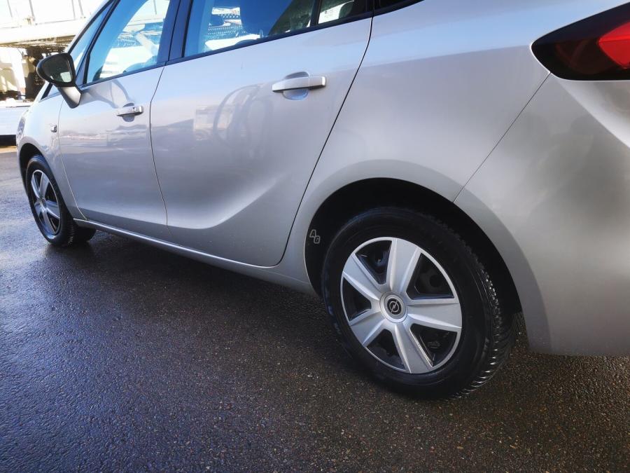 Grey Opel Zafira 2013 in Klaipeda, with an engine capacity of 2.00 L and mileage of 179 thousand km for 5990 €, photo 9 on AUTOMOTO.COM.LV