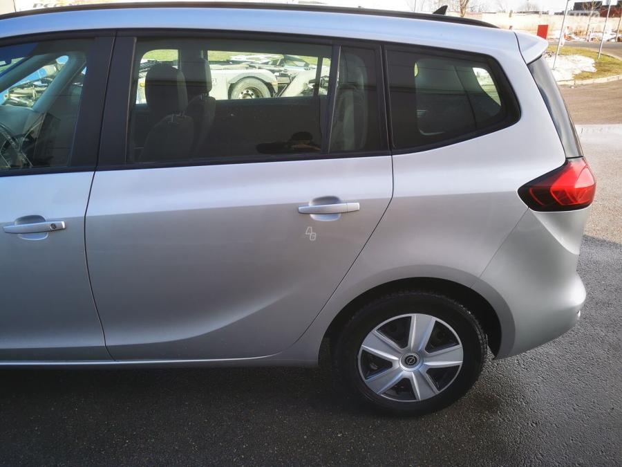 Grey Opel Zafira 2013 in Klaipeda, with an engine capacity of 2.00 L and mileage of 179 thousand km for 5990 €, photo 12 on AUTOMOTO.COM.LV