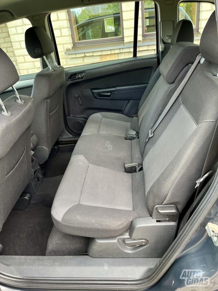 Grey Opel Zafira 2013 in Kaunas, with an engine capacity of 1.70 L and mileage of 242 thousand km for 3600 €, photo 12 on AUTOMOTO.COM.LV