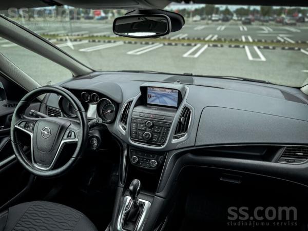 Grey Opel Zafira 2013 in Riga, with an engine capacity of 2.00 L and mileage of 314 thousand km for 4450 €, photo 9 on AUTOMOTO.COM.LV