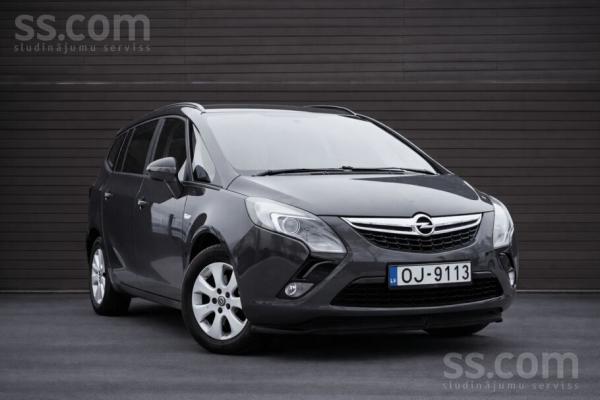 Grey Opel Zafira 2013 in Riga, with an engine capacity of 2.00 L and mileage of 228 thousand km for 5990 €, photo 2 on AUTOMOTO.COM.LV