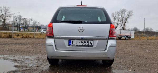 Grey Opel Zafira 2013 in Riga, with an engine capacity of 1.70 L and mileage of 368 thousand km for 2950 €, photo 4 on AUTOMOTO.COM.LV
