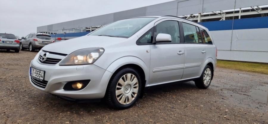 Pelēks Opel Zafira 2013 Rīga, ar dzinēja tilpumu 1.70 L un nobraukumu 368 tūkst. km par 2950 €, foto 1 vietnē AUTOMOTO.COM.LV