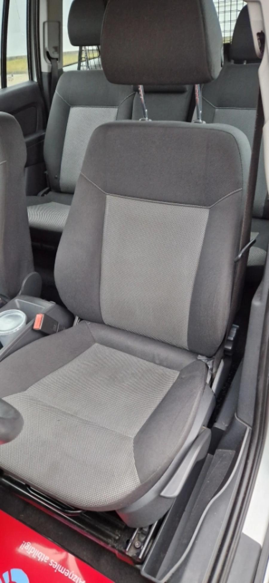 Pelēks Opel Zafira 2013 Rīga, ar dzinēja tilpumu 1.70 L un nobraukumu 368 tūkst. km par 2950 €, foto 18 vietnē AUTOMOTO.COM.LV