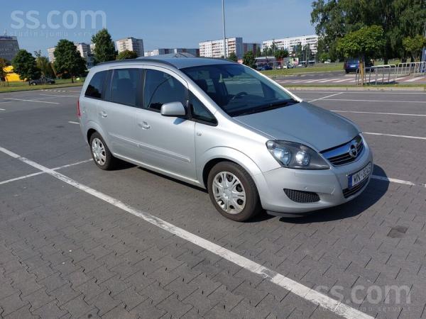 Pelēks Opel Zafira 2013 Rīga, ar dzinēja tilpumu 1.70 L un nobraukumu 187 tūkst. km par 1700 €, foto 3 vietnē AUTOMOTO.COM.LV