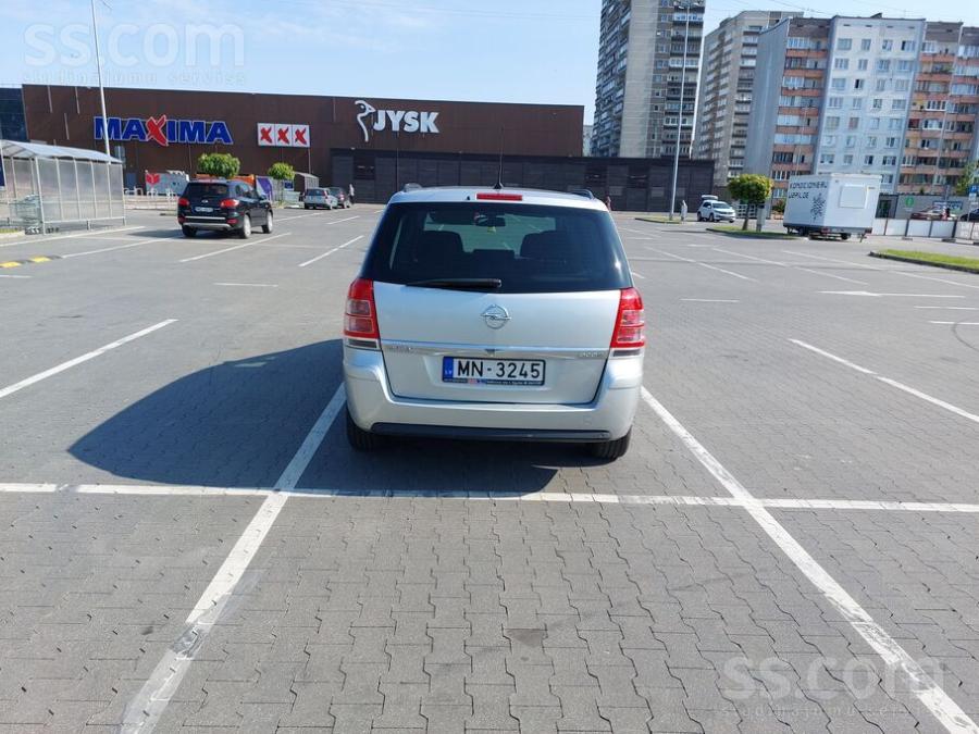 Pelēks Opel Zafira 2013 Rīga, ar dzinēja tilpumu 1.70 L un nobraukumu 187 tūkst. km par 1700 €, foto 5 vietnē AUTOMOTO.COM.LV