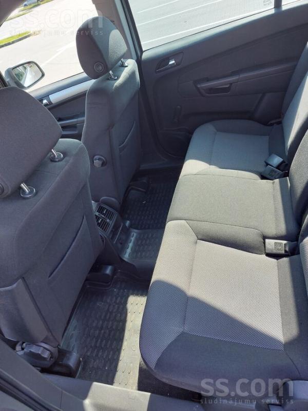 Pelēks Opel Zafira 2013 Rīga, ar dzinēja tilpumu 1.70 L un nobraukumu 187 tūkst. km par 1700 €, foto 9 vietnē AUTOMOTO.COM.LV