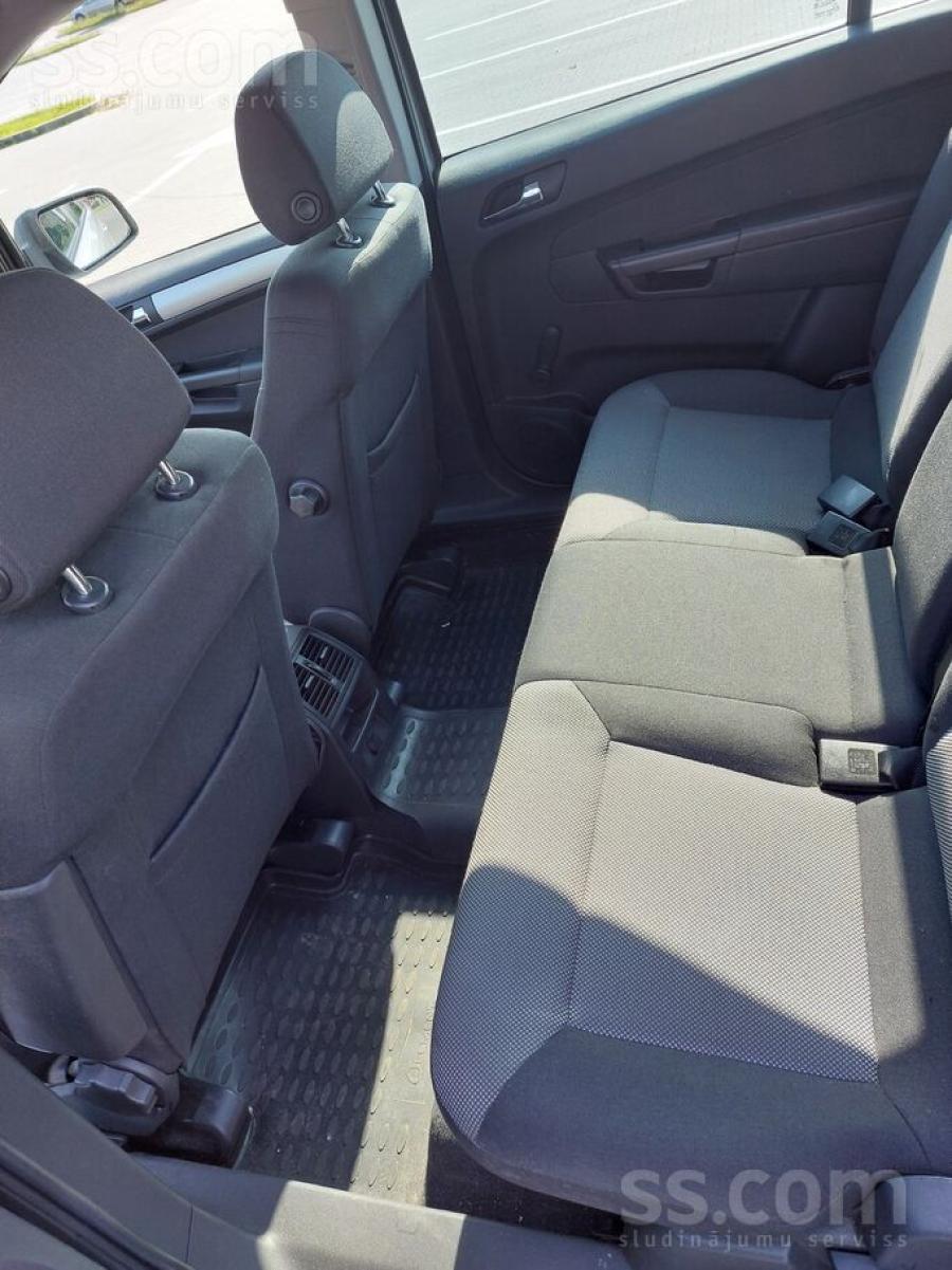Pelēks Opel Zafira 2013 Rīga, ar dzinēja tilpumu 1.70 L un nobraukumu 187 tūkst. km par 1700 €, foto 10 vietnē AUTOMOTO.COM.LV