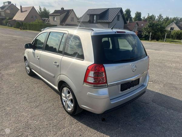 Pelēks Opel Zafira 2013 Šauļi, ar dzinēja tilpumu 1.60 L un nobraukumu 200 tūkst. km par 3650 €, foto 7 vietnē AUTOMOTO.COM.LV
