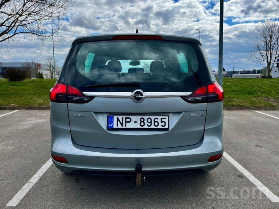 Grey Opel Zafira 2013 in Daugavpils, with an engine capacity of 1.60 L and mileage of 0 thousand km for 5650 €, photo 3 on AUTOMOTO.COM.LV
