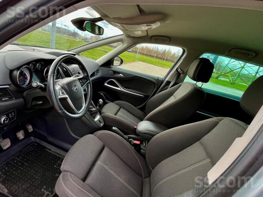 Grey Opel Zafira 2013 in Daugavpils, with an engine capacity of 1.60 L and mileage of 0 thousand km for 5650 €, photo 11 on AUTOMOTO.COM.LV
