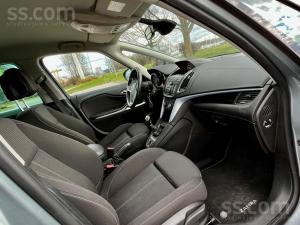 Grey Opel Zafira 2013 in Daugavpils, with an engine capacity of 1.60 L and mileage of 0 thousand km for 5650 €, photo 13 on AUTOMOTO.COM.LV