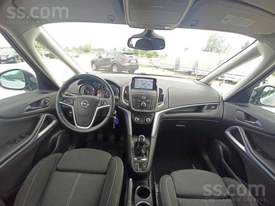 Grey Opel Zafira 2013 in Daugavpils, with an engine capacity of 1.60 L and mileage of 0 thousand km for 5650 €, photo 15 on AUTOMOTO.COM.LV