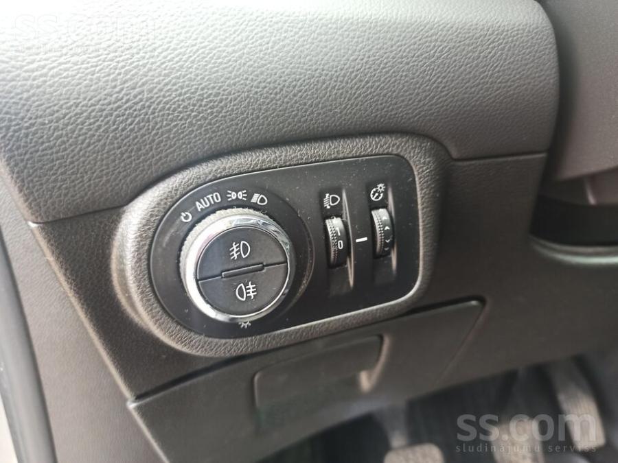 Grey Opel Zafira 2013 in Daugavpils, with an engine capacity of 1.60 L and mileage of 0 thousand km for 5650 €, photo 18 on AUTOMOTO.COM.LV