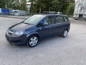 Grey Opel Zafira 2013 in Alytus, with an engine capacity of 1.70 L and mileage of 219 thousand km for 4150 €, photo 3 on AUTOMOTO.COM.LV