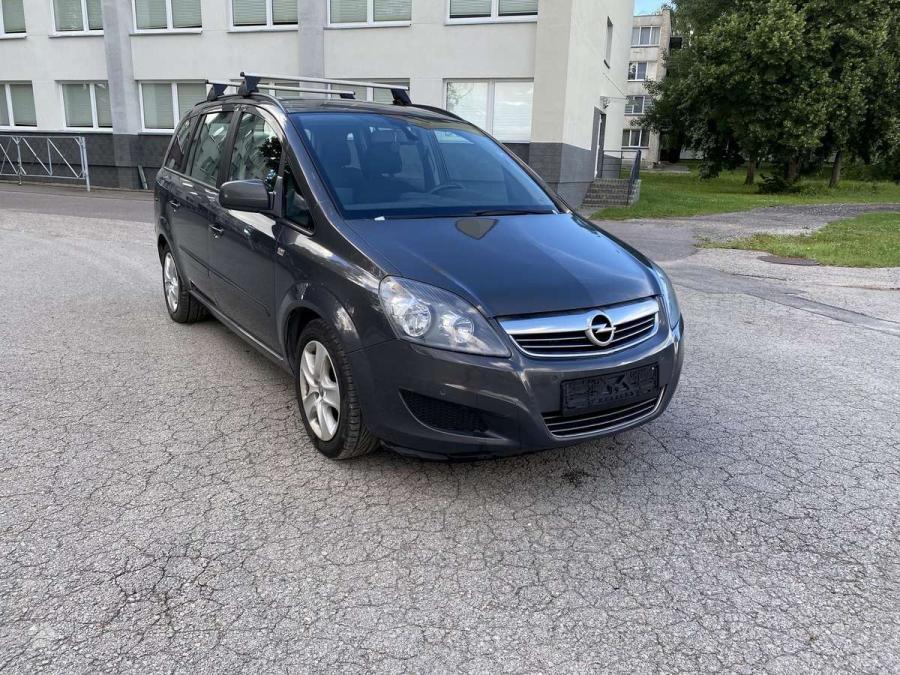 Grey Opel Zafira 2013 in Alytus, with an engine capacity of 1.70 L and mileage of 219 thousand km for 4150 €, photo 4 on AUTOMOTO.COM.LV
