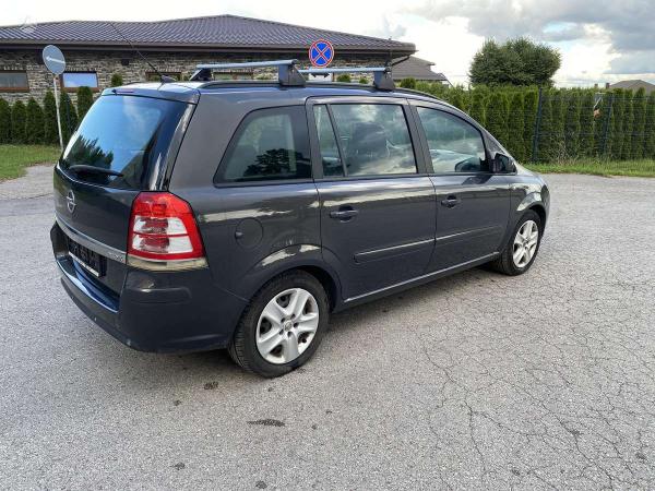 Grey Opel Zafira 2013 in Alytus, with an engine capacity of 1.70 L and mileage of 219 thousand km for 4150 €, photo 5 on AUTOMOTO.COM.LV