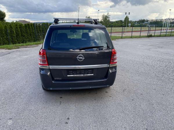 Grey Opel Zafira 2013 in Alytus, with an engine capacity of 1.70 L and mileage of 219 thousand km for 4150 €, photo 7 on AUTOMOTO.COM.LV