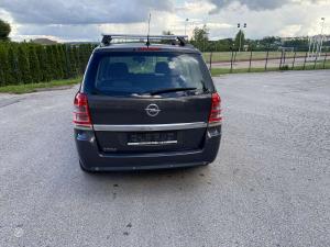 Grey Opel Zafira 2013 in Alytus, with an engine capacity of 1.70 L and mileage of 219 thousand km for 4150 €, photo 8 on AUTOMOTO.COM.LV