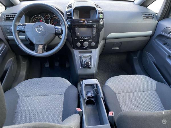 Grey Opel Zafira 2013 in Alytus, with an engine capacity of 1.70 L and mileage of 219 thousand km for 4150 €, photo 10 on AUTOMOTO.COM.LV