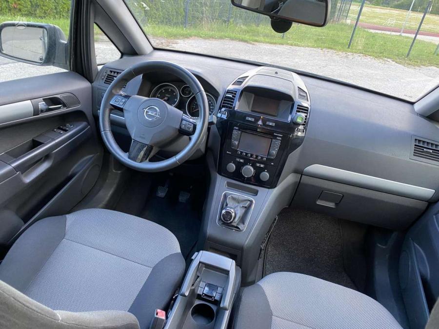 Grey Opel Zafira 2013 in Alytus, with an engine capacity of 1.70 L and mileage of 219 thousand km for 4150 €, photo 13 on AUTOMOTO.COM.LV