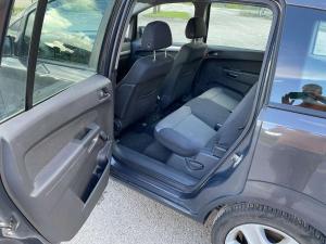 Grey Opel Zafira 2013 in Alytus, with an engine capacity of 1.70 L and mileage of 219 thousand km for 4150 €, photo 17 on AUTOMOTO.COM.LV