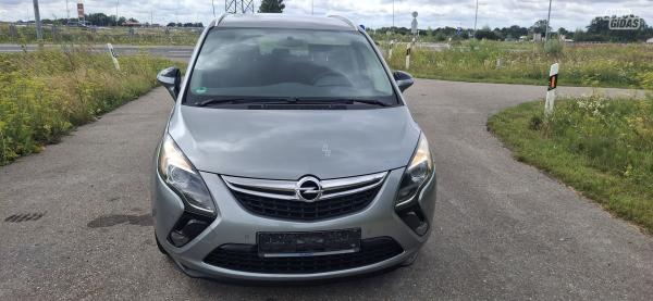 Grey Opel Zafira 2013 in Marijampole, with an engine capacity of 2.00 L and mileage of 202 thousand km for 5200 €, photo 3 on AUTOMOTO.COM.LV